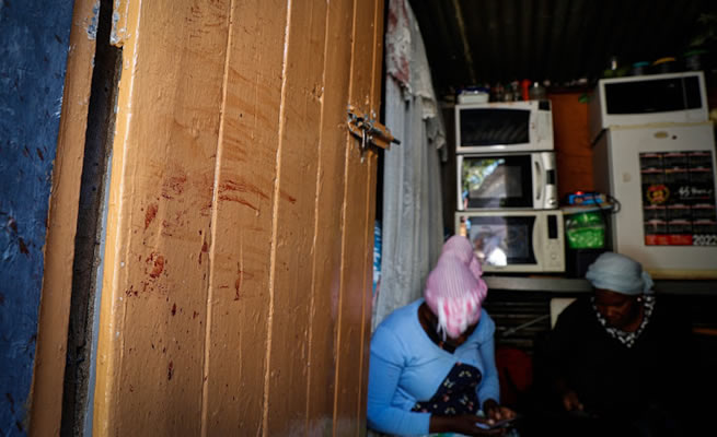 Zim gardener Elvis Nyathi failed to produce a passport and they burnt ...